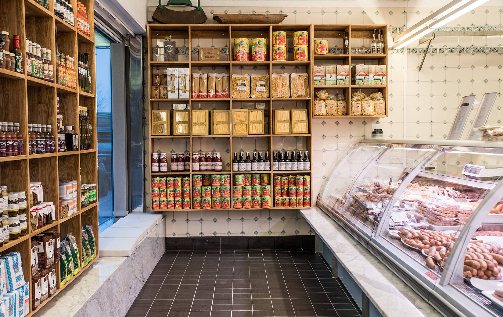 Butikkinnredning Idsøe - Austvoll Tre & Design